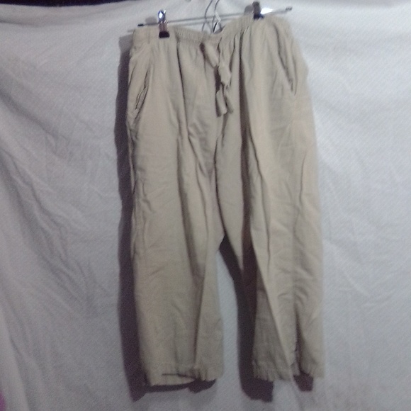 Erika | Pants & Jumpsuits | Erika Capris | Poshmark